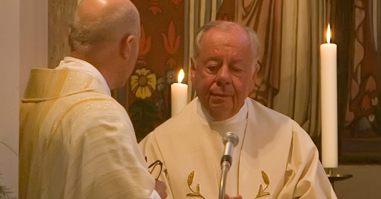 Monsignore Schmitz zu Grabe getragen | Gemeinschaft der Gemeinden St ...